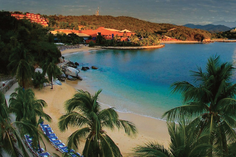 Las Brisas Huatulco Packages