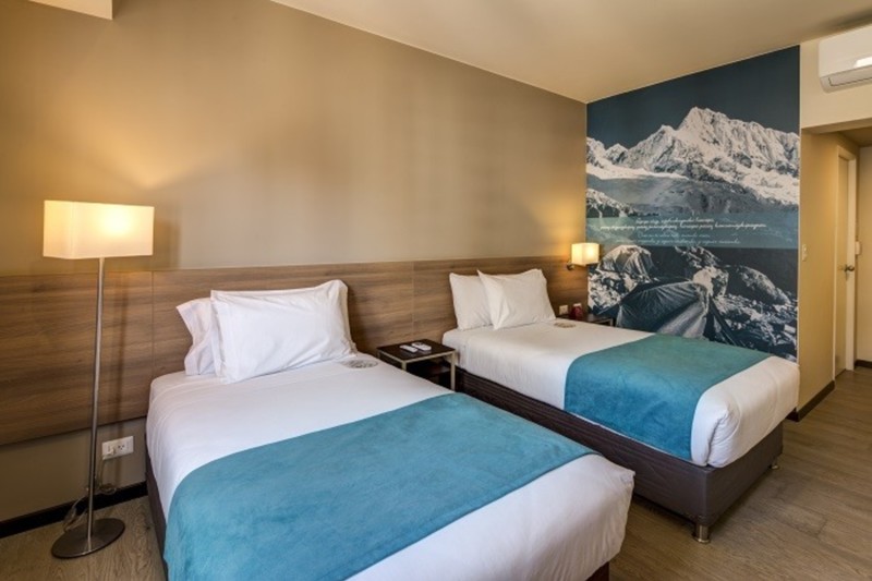 Arawi Miraflores Express Vacations | Packages from Canada - tripcentral.ca